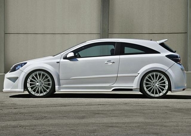Breitbau Bodykit Opel Astra H GTC Facelift Bj. 07-10 VIRUSS WIDE